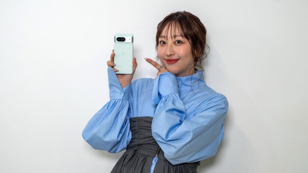 【インタビュー】タレント/女優のたけうちほのかさん「スマホは私にとってファッションの一部」 | にこスマ通信